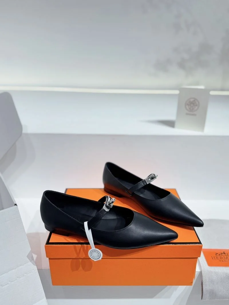 Exact replica Hermes Low Shoes