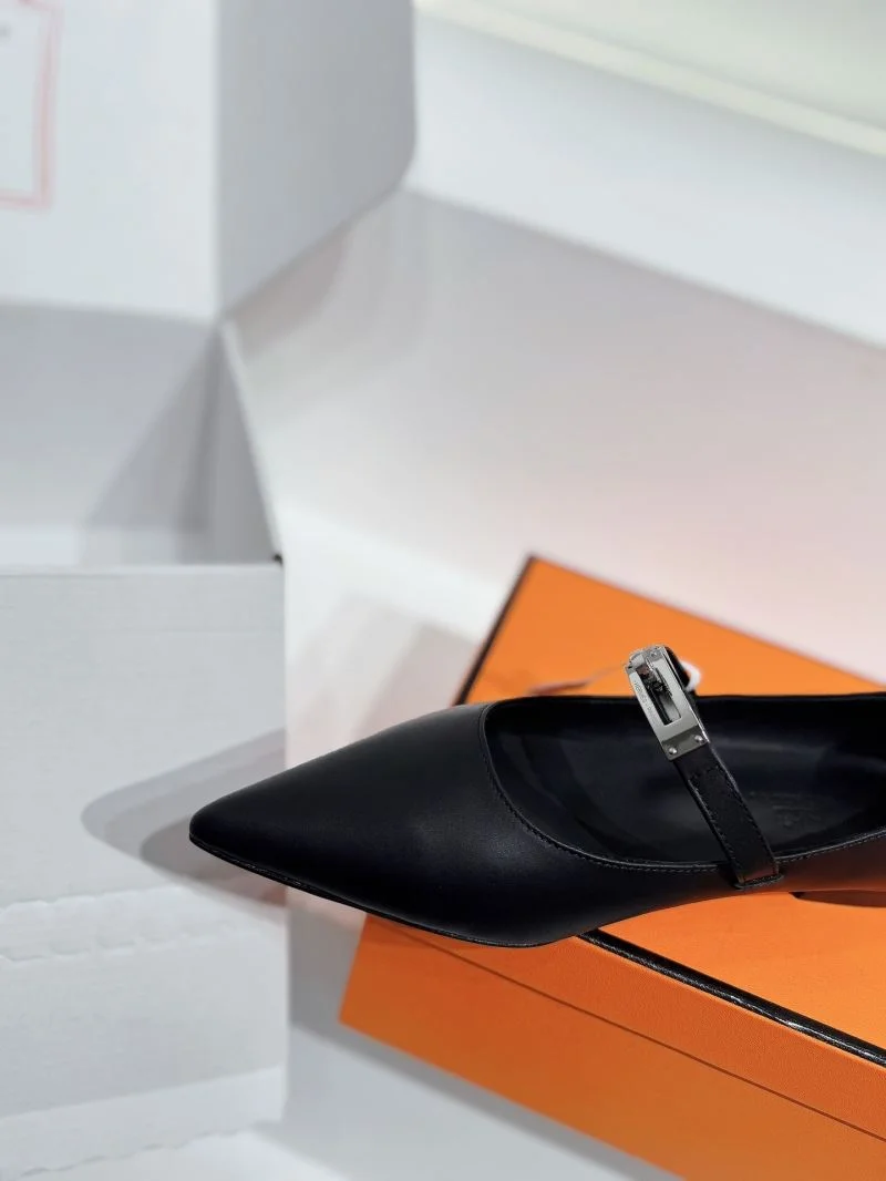 Exact replica Hermes Low Shoes