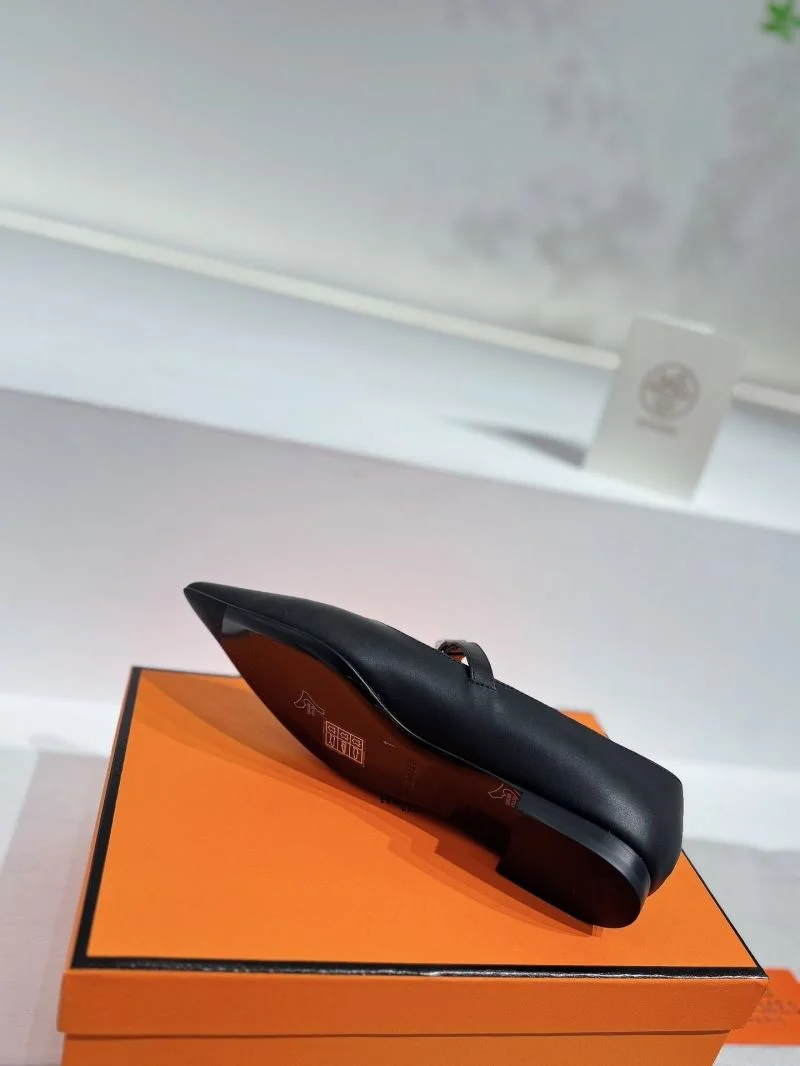 Exact replica Hermes Low Shoes