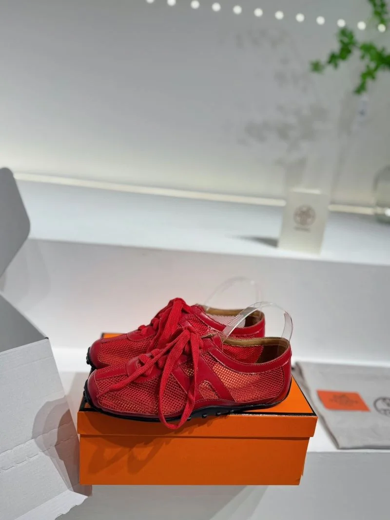 Accurate model Hermes Low Shoes