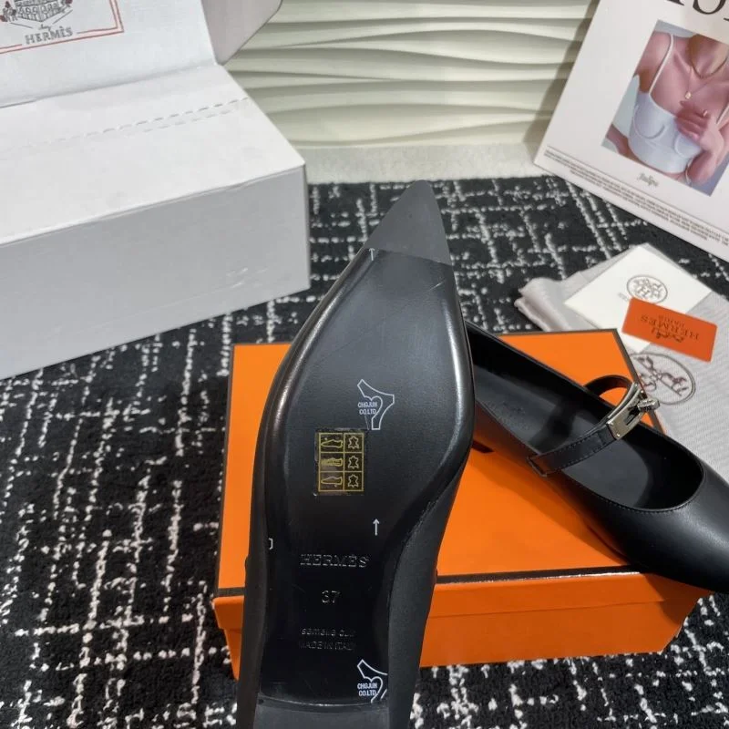 Exact replica Hermes Low Shoes