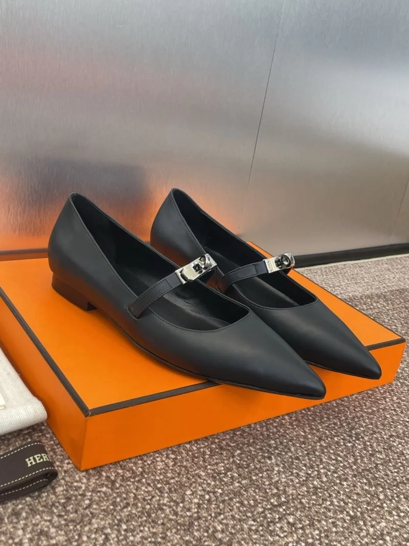 Value-priced Hermes Low Shoes