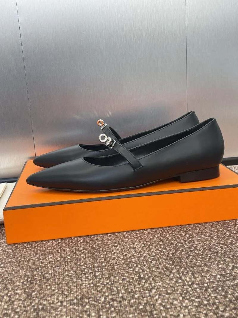 Value-priced Hermes Low Shoes