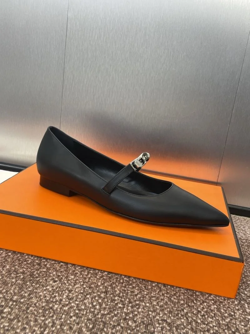 Value-priced Hermes Low Shoes