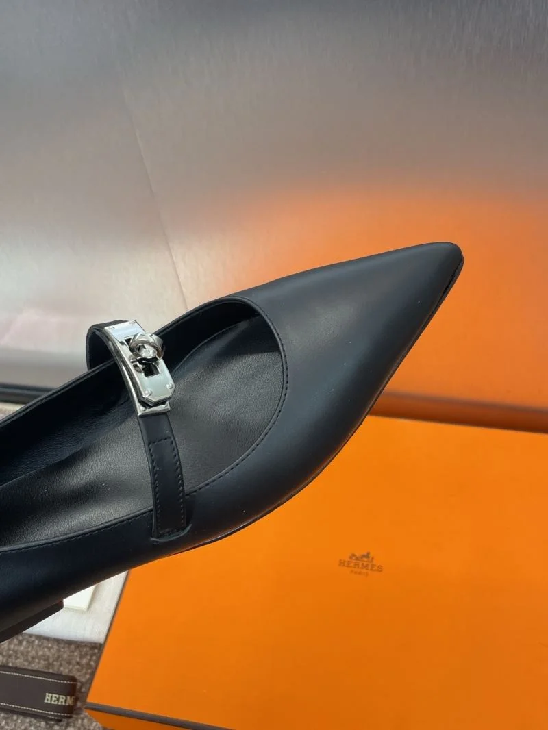 Value-priced Hermes Low Shoes