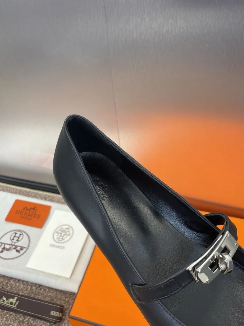 Value-priced Hermes Low Shoes