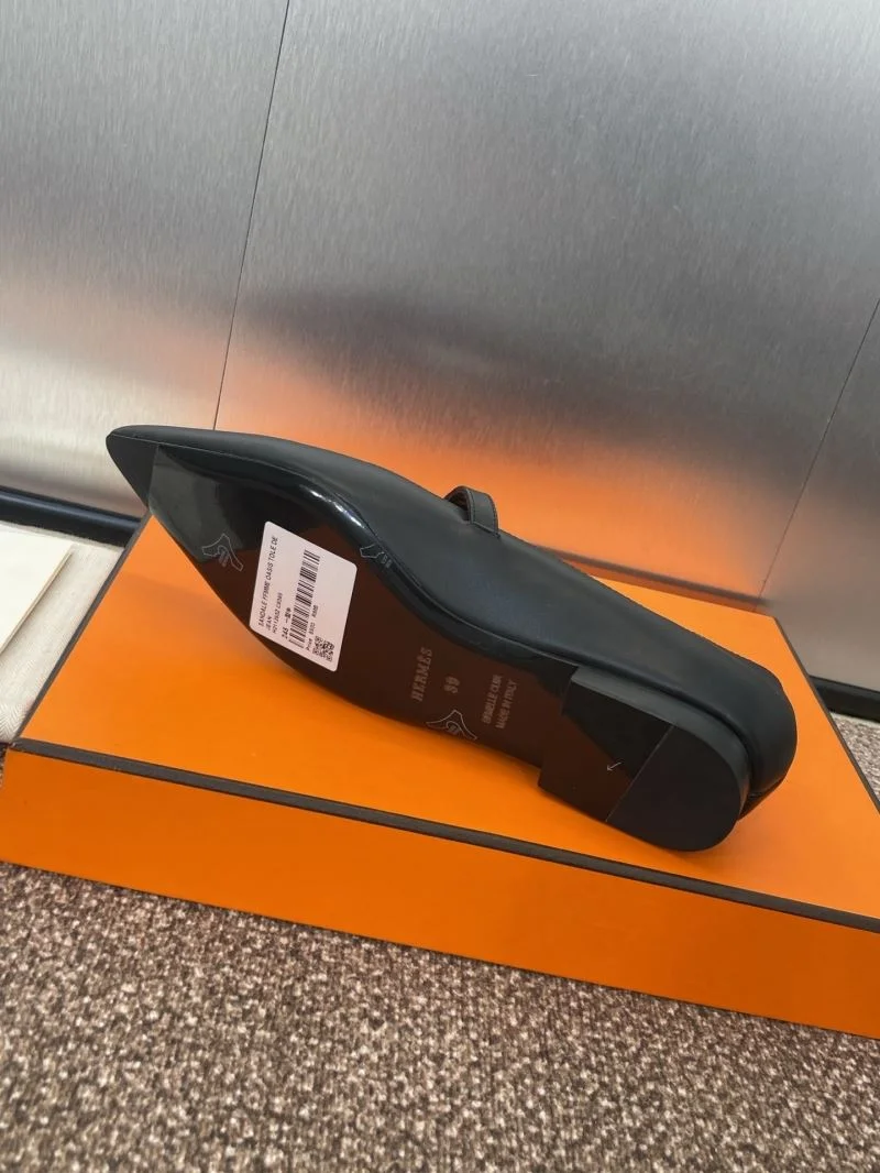 Value-priced Hermes Low Shoes