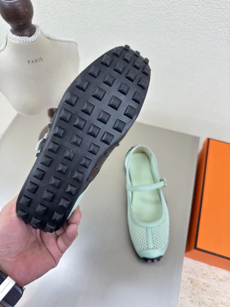 Brand-authenticated Hermes Low Shoes