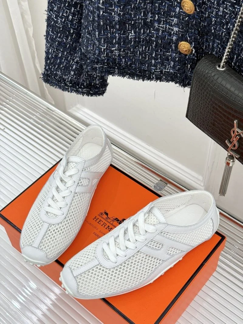 Accurate model Hermes Low Shoes