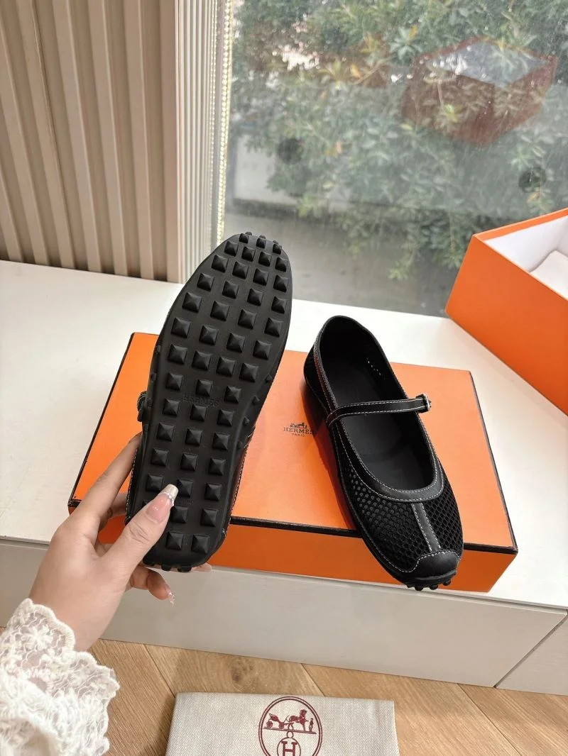 Value-priced Hermes Low Shoes