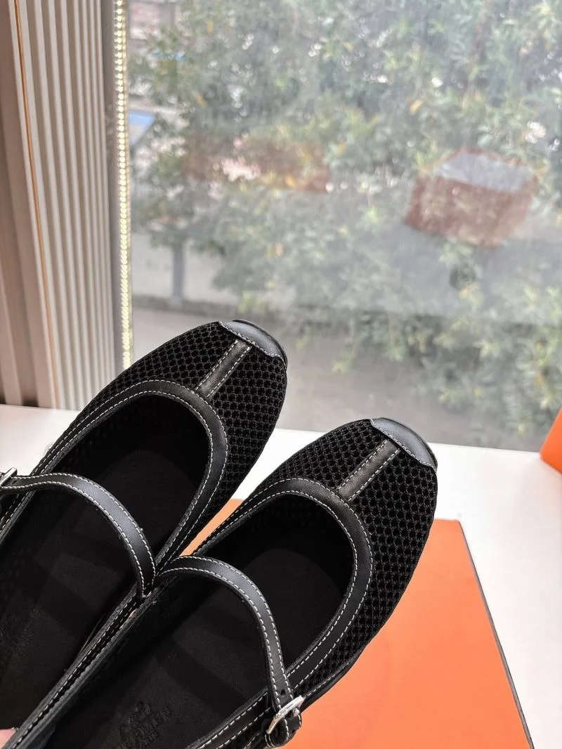 Value-priced Hermes Low Shoes
