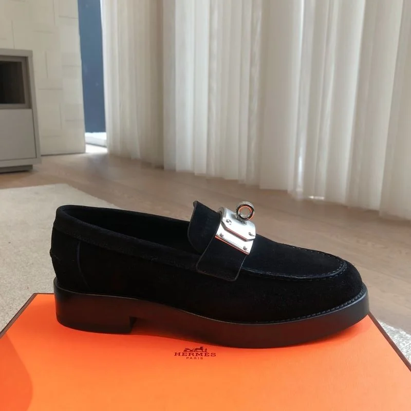 Accurate model Hermes Low Shoes