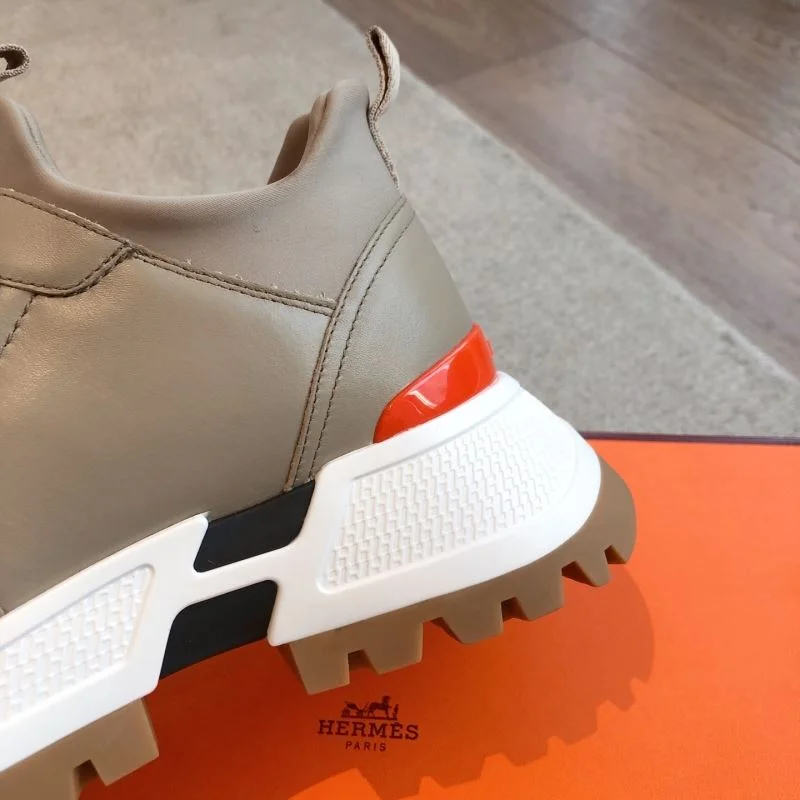 Accurate model Hermes Low Shoes