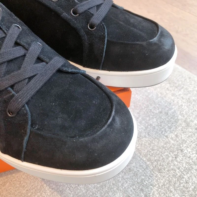 Accurate model Hermes Low Shoes