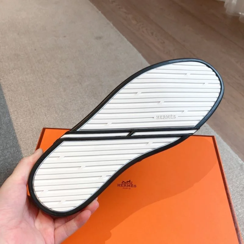 Accurate model Hermes Low Shoes