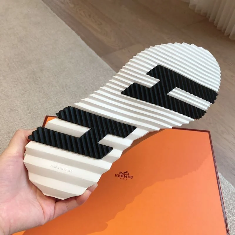 Accurate model Hermes Low Shoes
