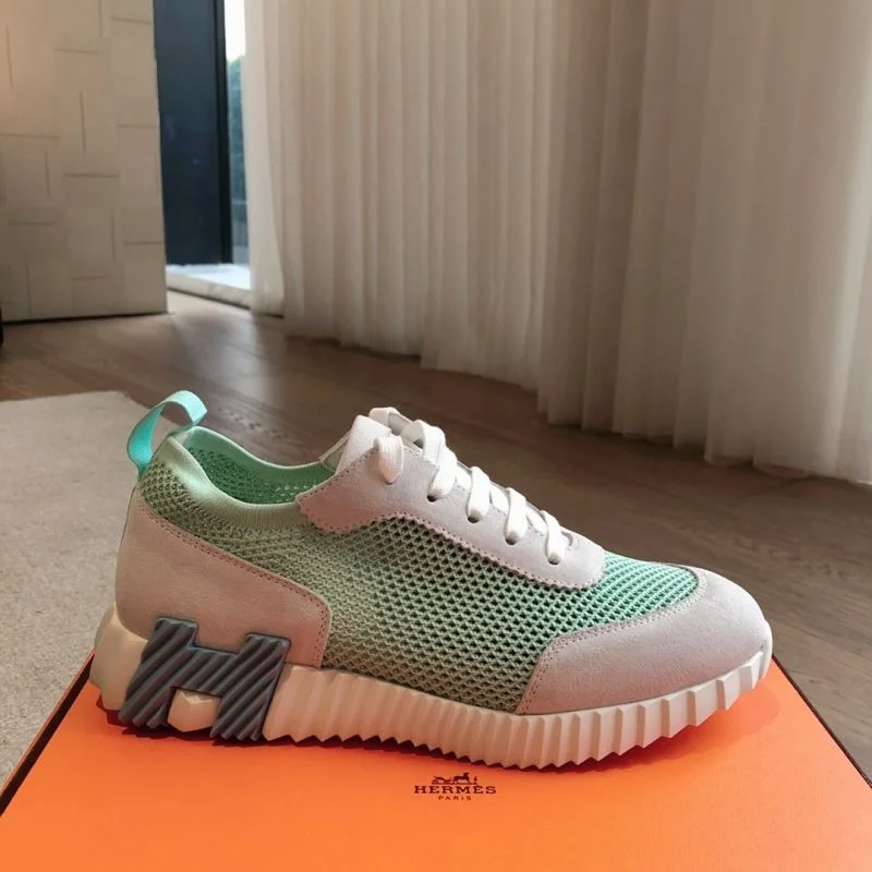 Accurate model Hermes Low Shoes