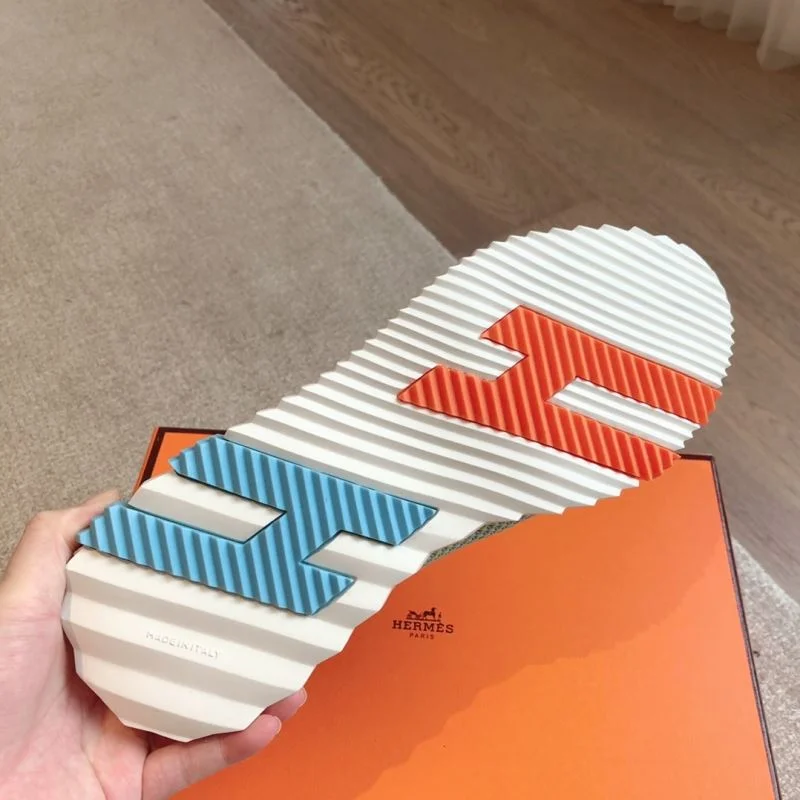 Accurate model Hermes Low Shoes