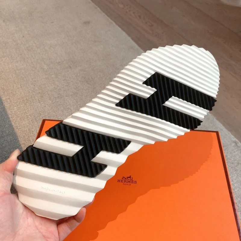 Accurate model Hermes Low Shoes