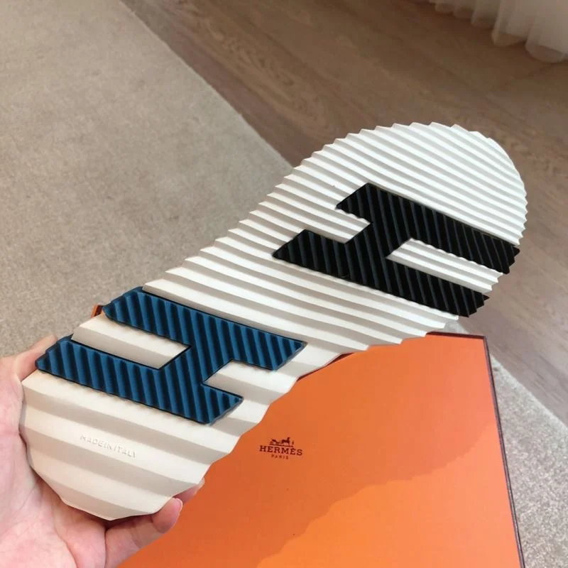 Accurate model Hermes Low Shoes