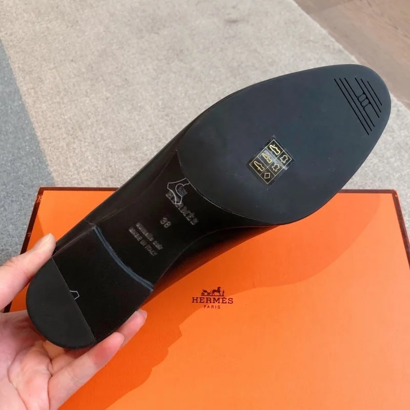 Exact replica Hermes Low Shoes
