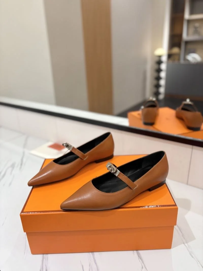 Indistinguishable Hermes Low Shoes