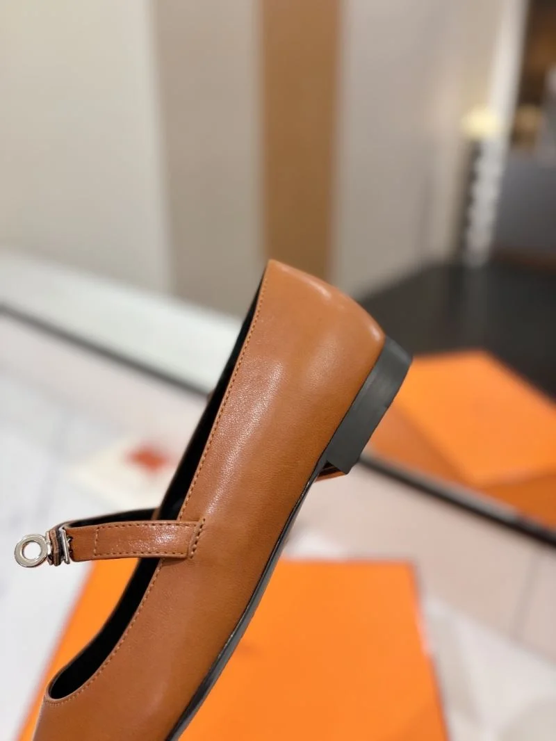Indistinguishable Hermes Low Shoes