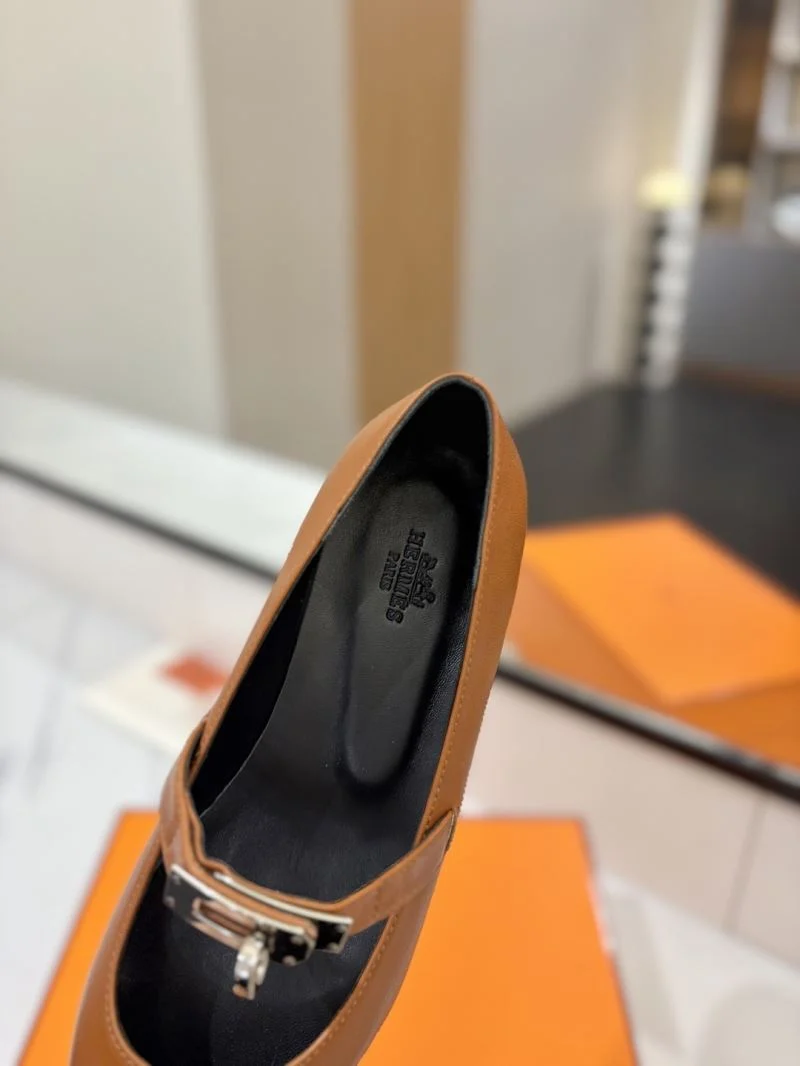 Indistinguishable Hermes Low Shoes