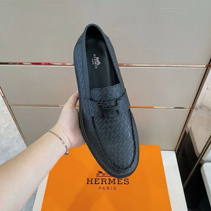 Accurate model Hermes Low Shoes