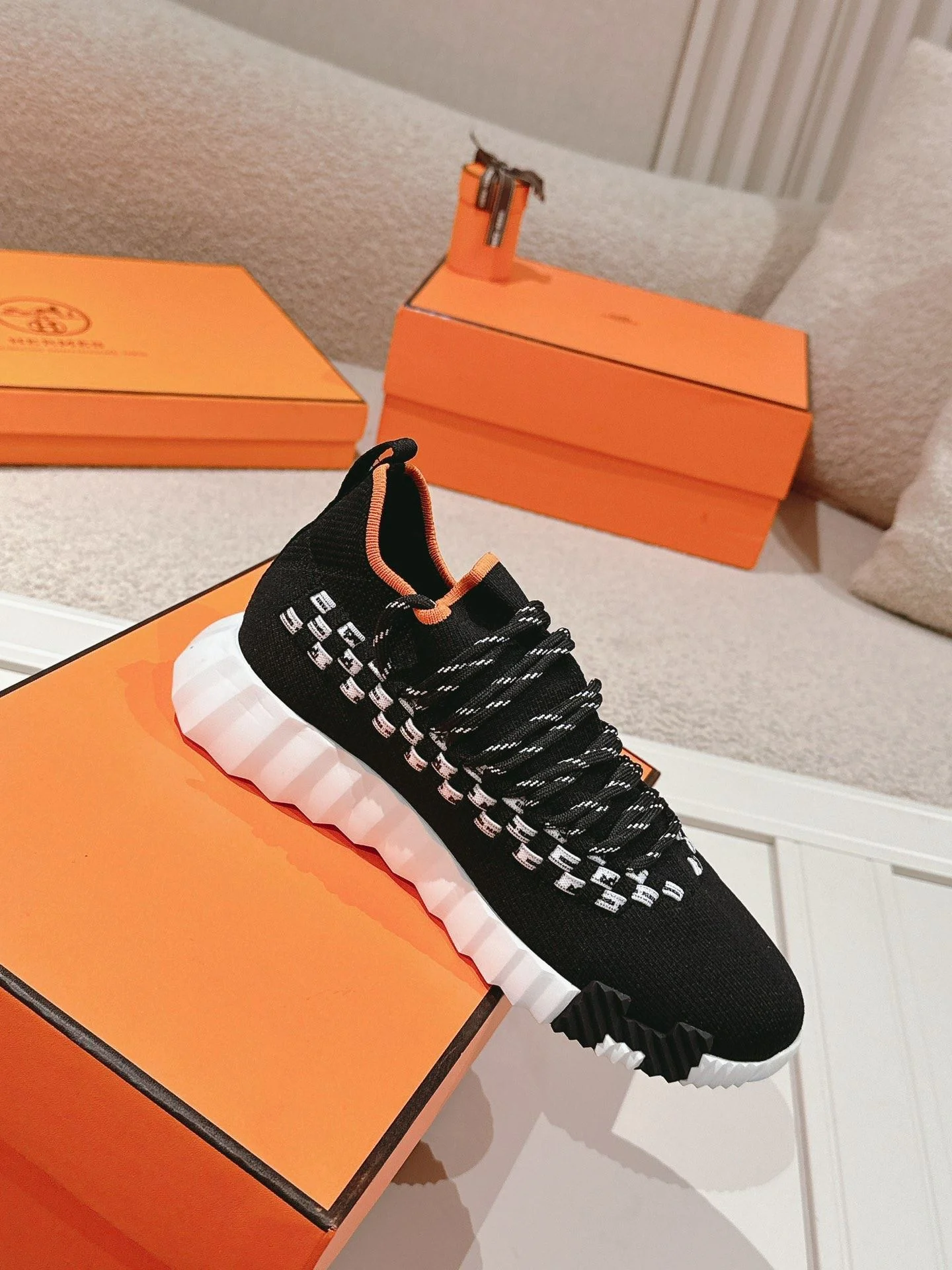 Exact replica Hermes Low Shoes