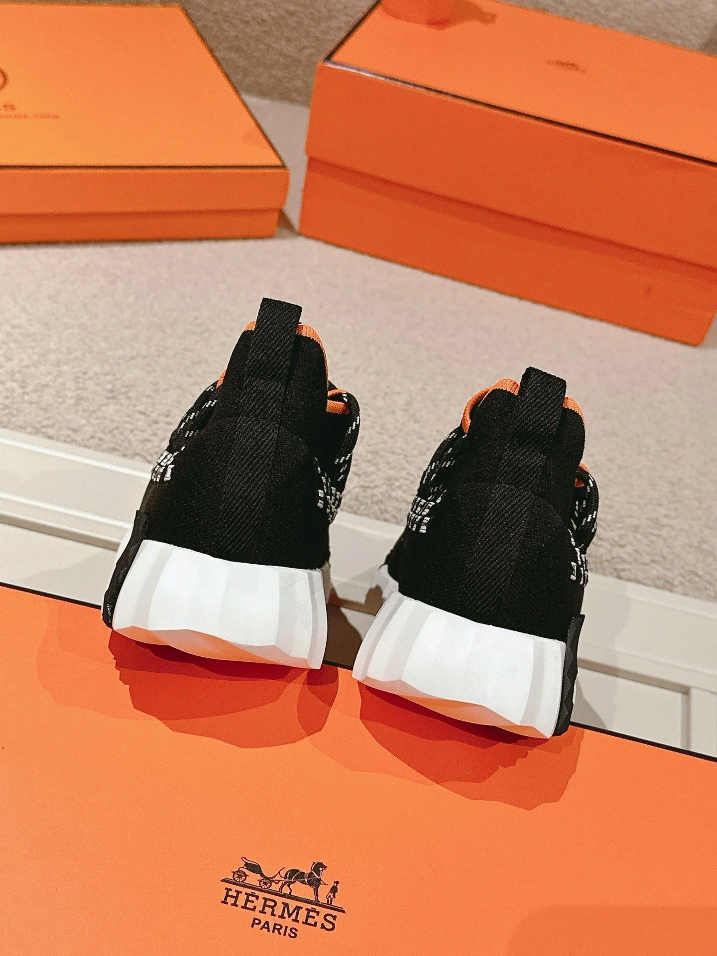 Exact replica Hermes Low Shoes