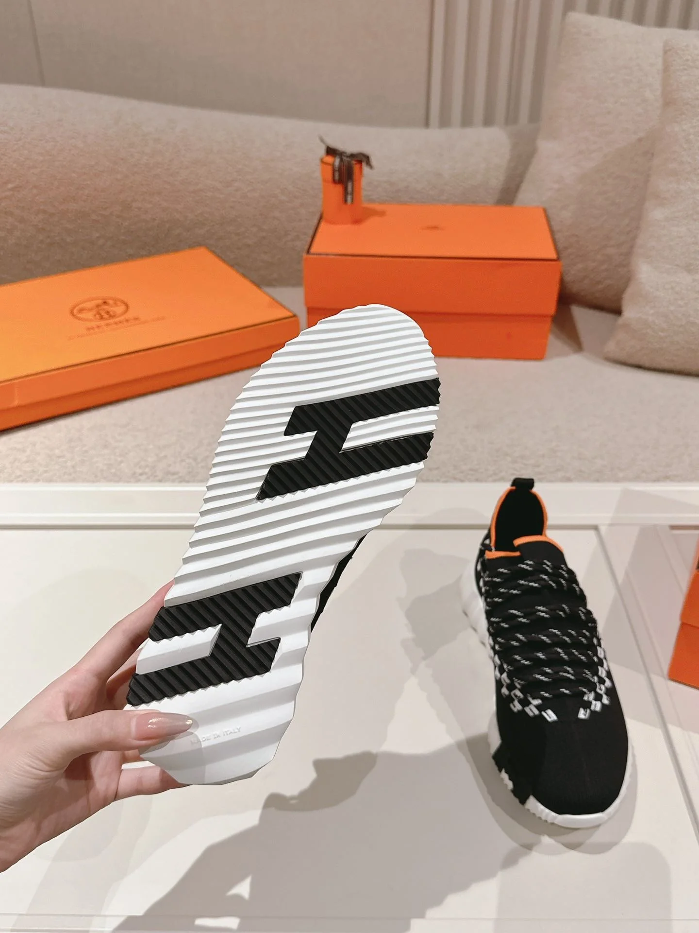 Exact replica Hermes Low Shoes