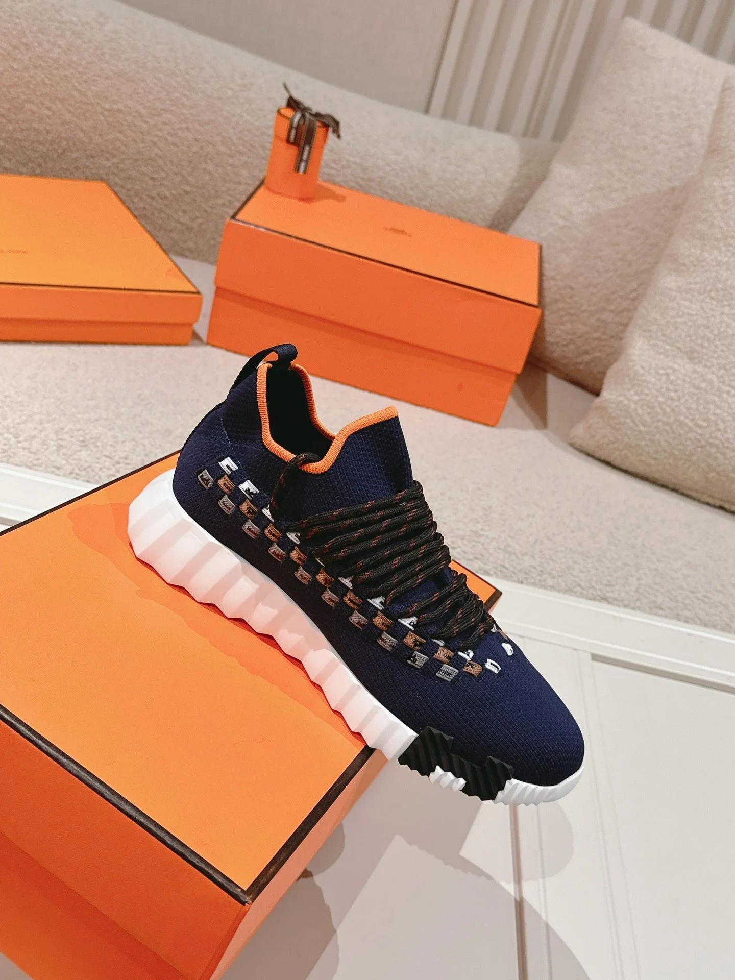 High accuracy Hermes Low Shoes