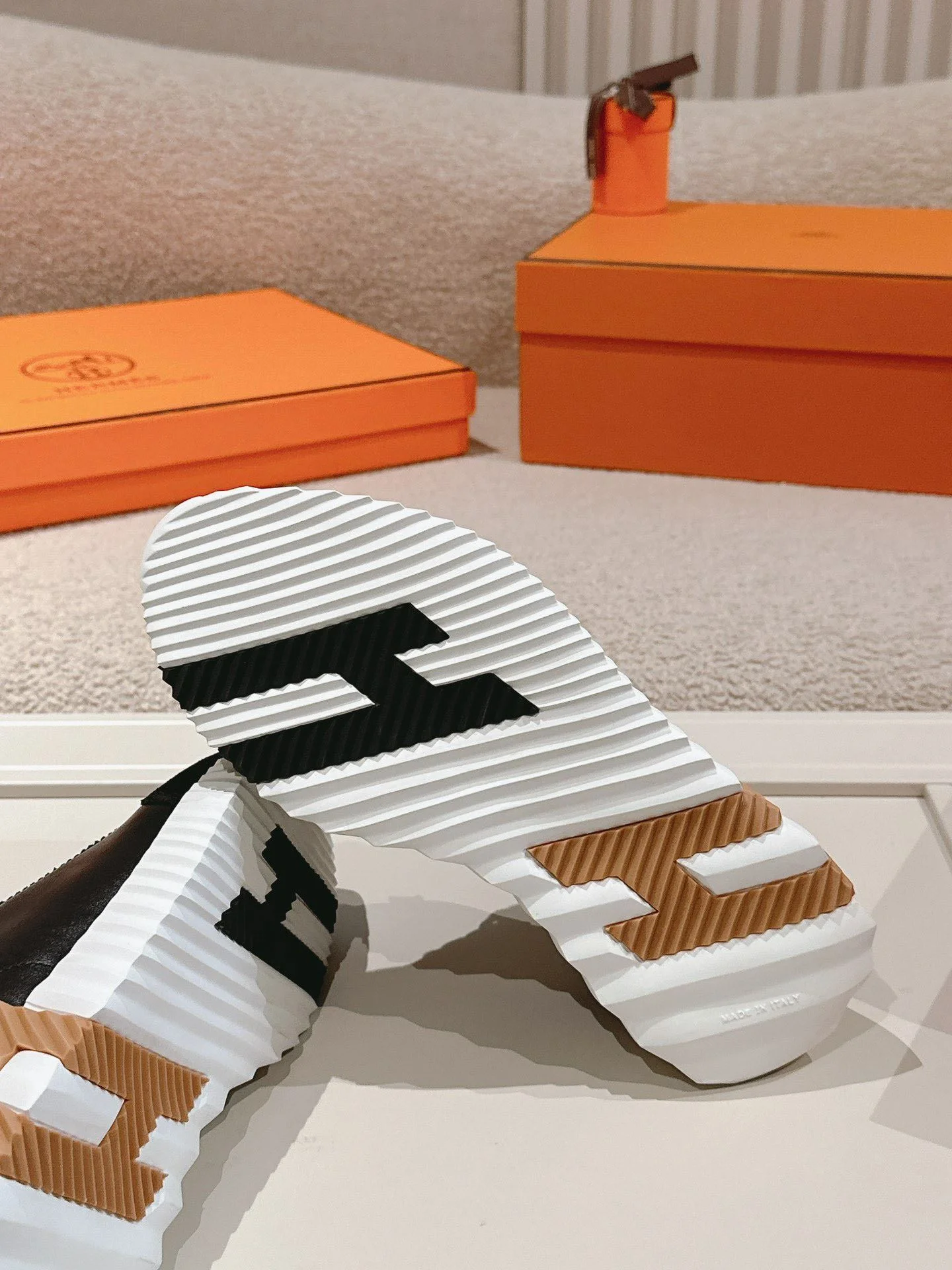 Exact replica Hermes Low Shoes