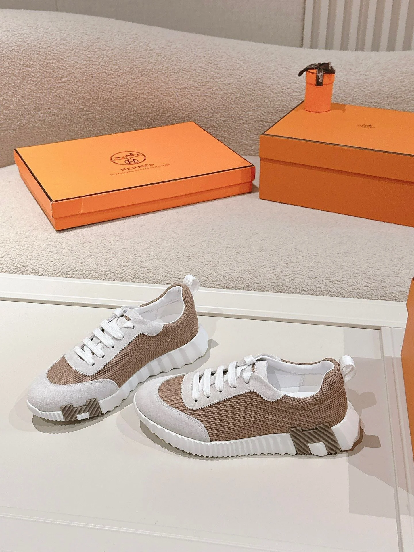 Accurate model Hermes Low Shoes