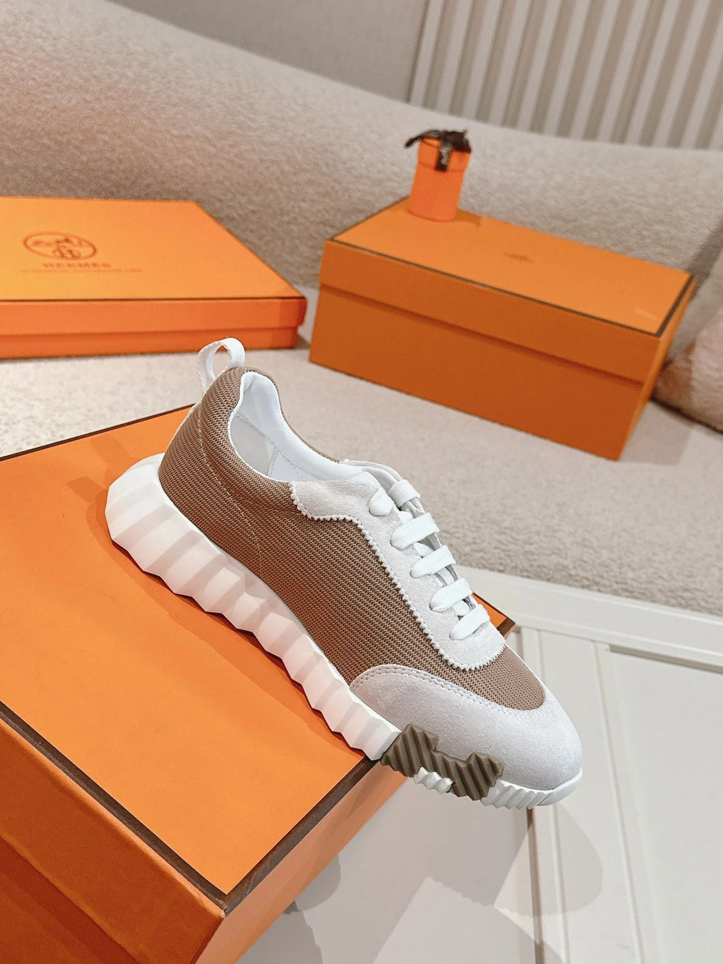 Accurate model Hermes Low Shoes