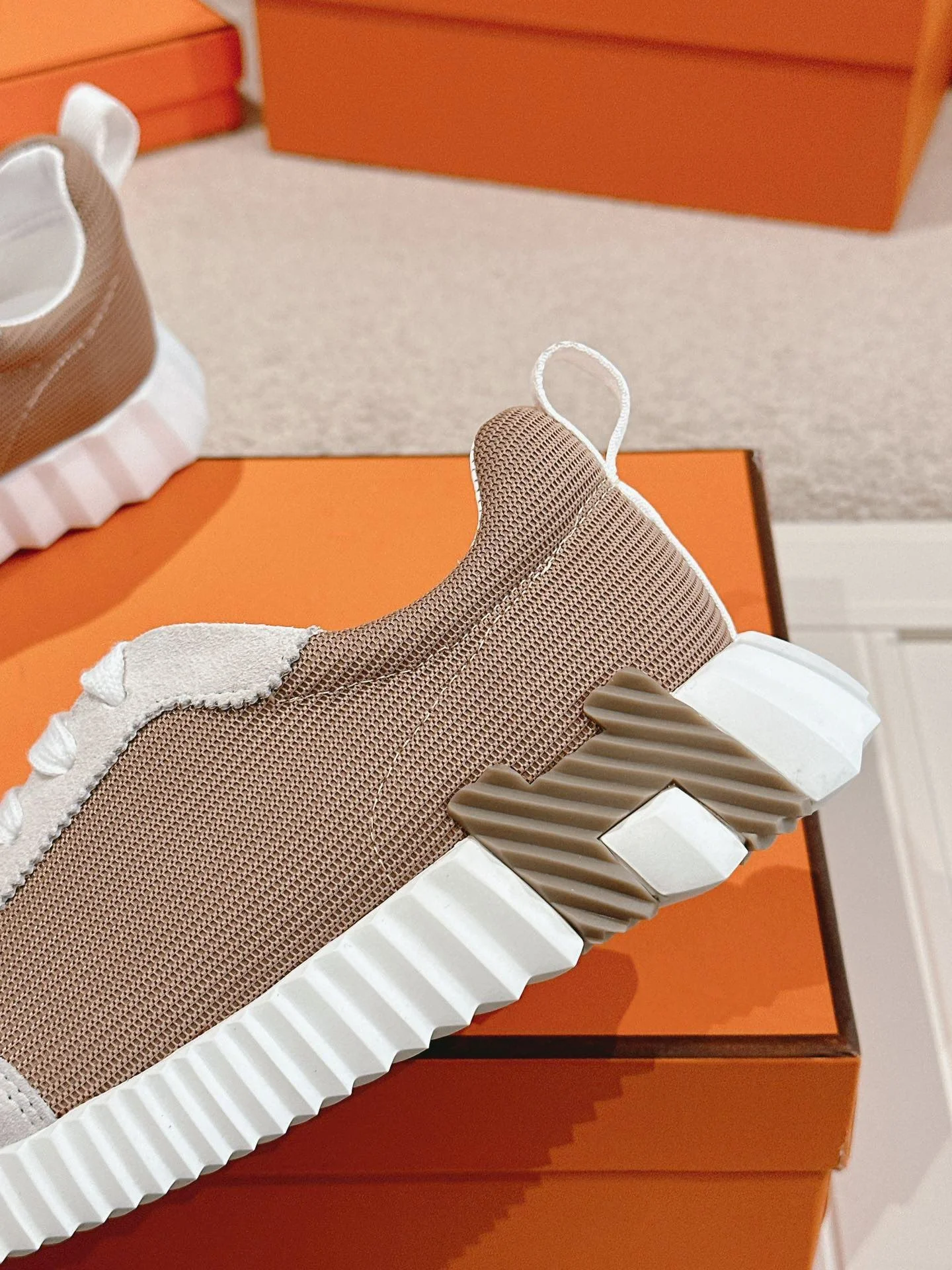 Accurate model Hermes Low Shoes