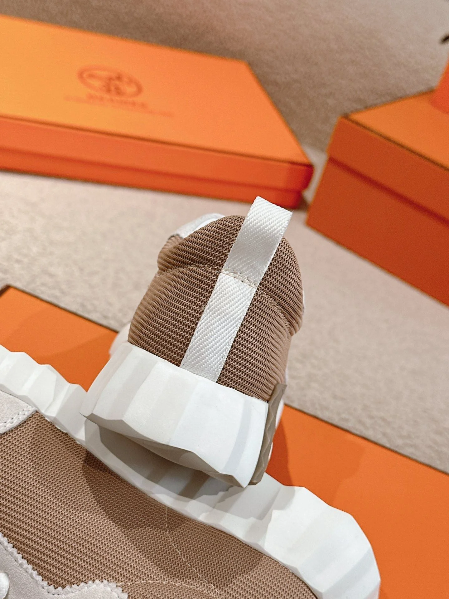 Accurate model Hermes Low Shoes