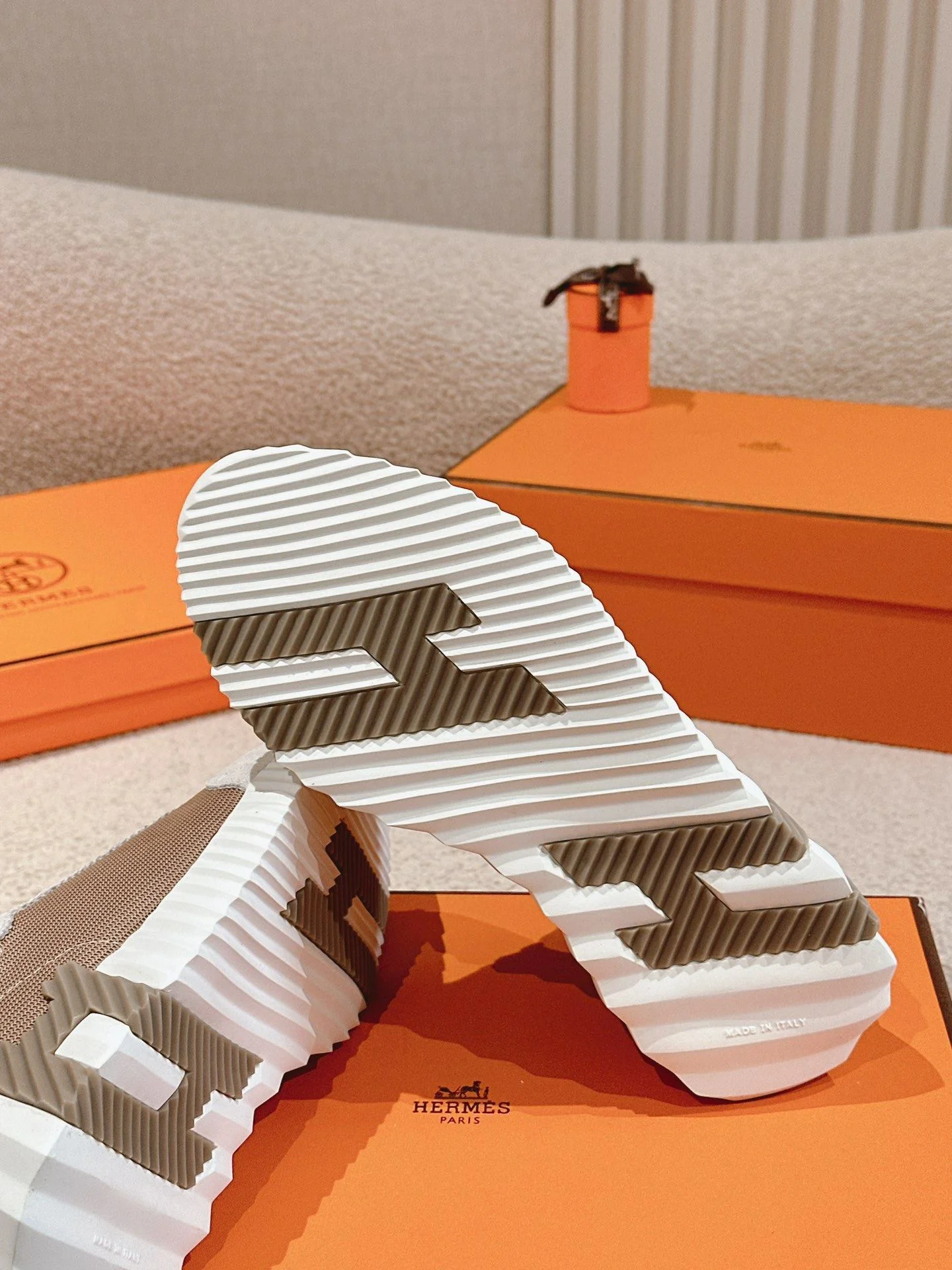 Accurate model Hermes Low Shoes