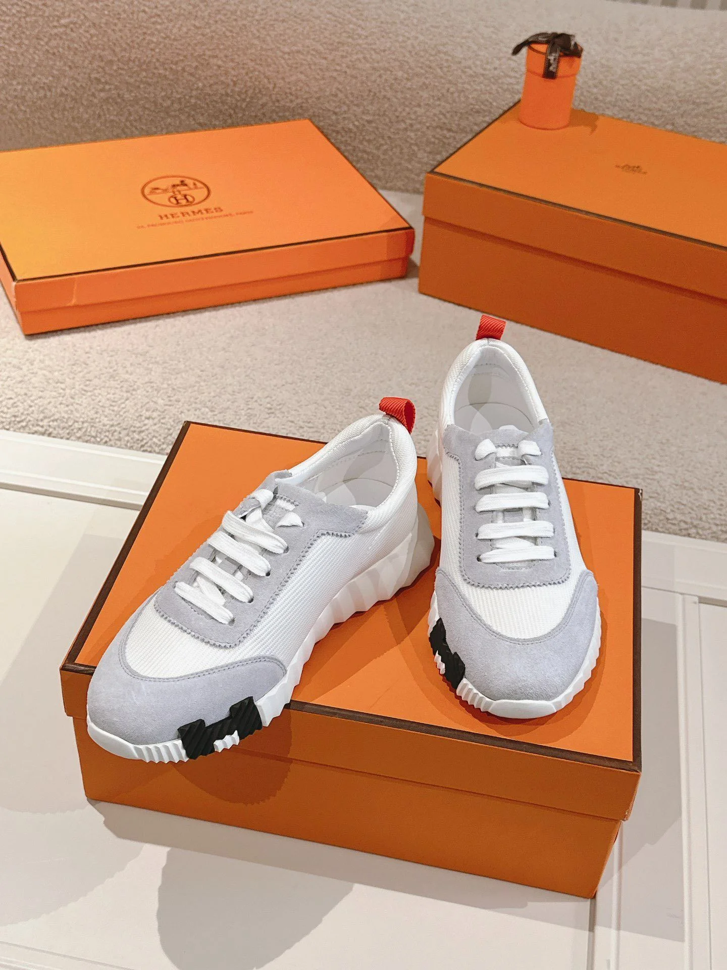 Brand-authenticated Hermes Low Shoes