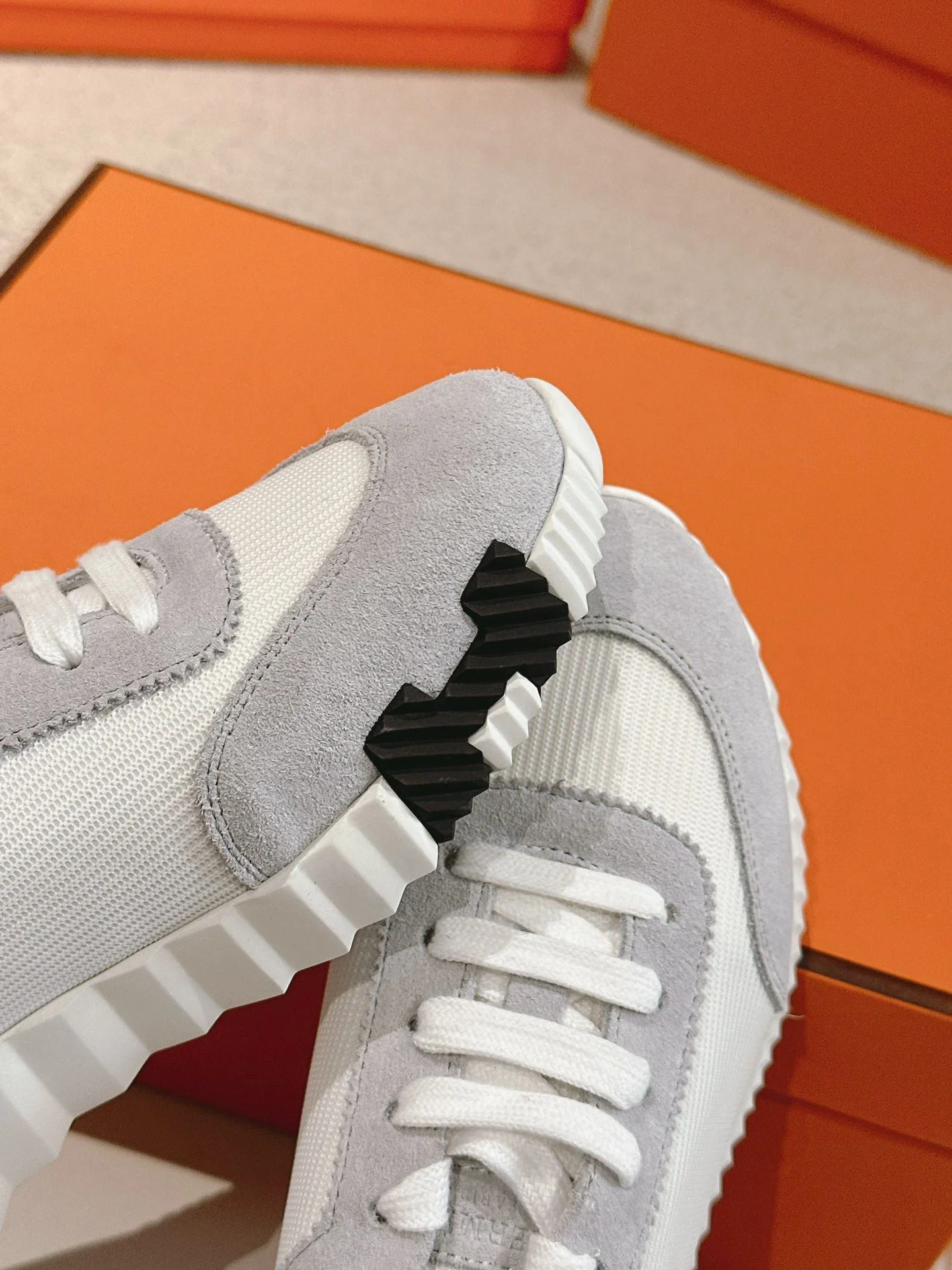 Brand-authenticated Hermes Low Shoes