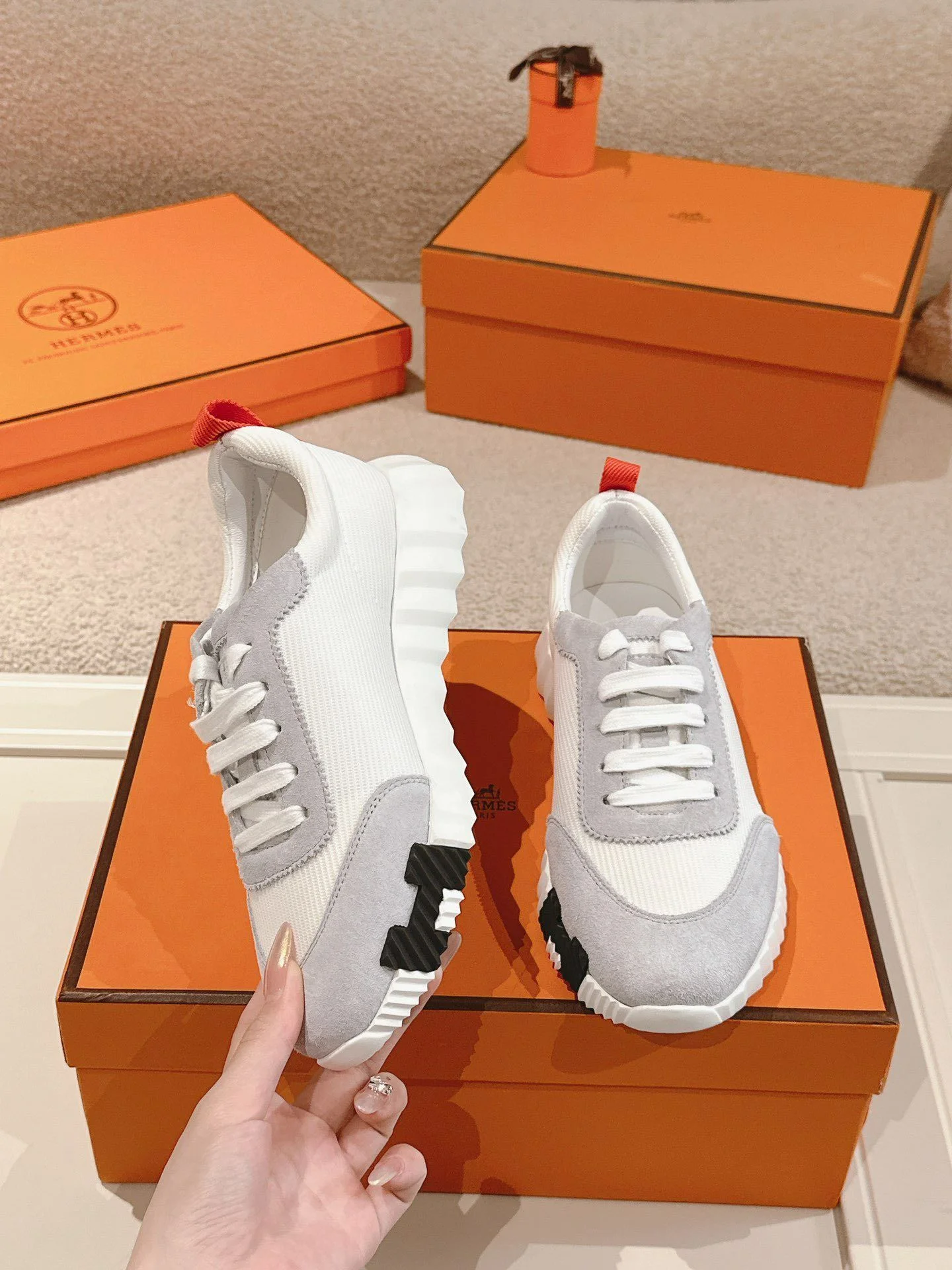 Brand-authenticated Hermes Low Shoes