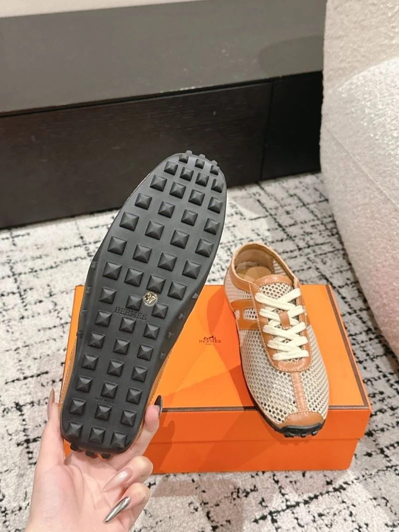 Accurate model Hermes Low Shoes