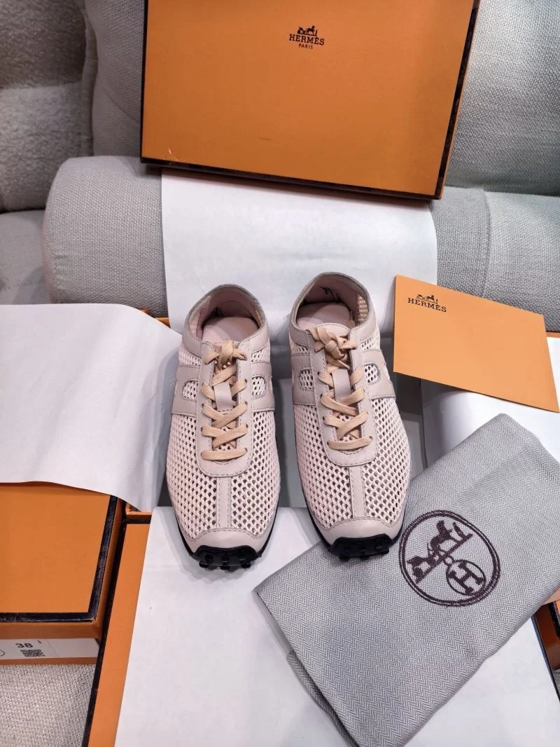 Accurate model Hermes Low Shoes