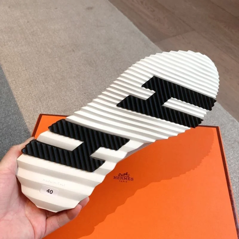 Accurate model Hermes Low Shoes
