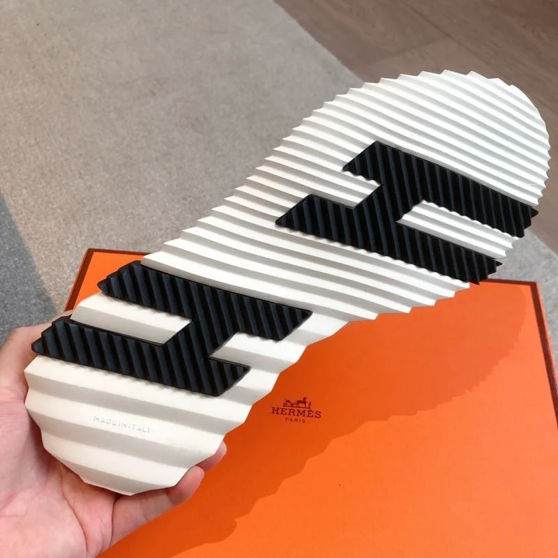 Accurate model Hermes Low Shoes