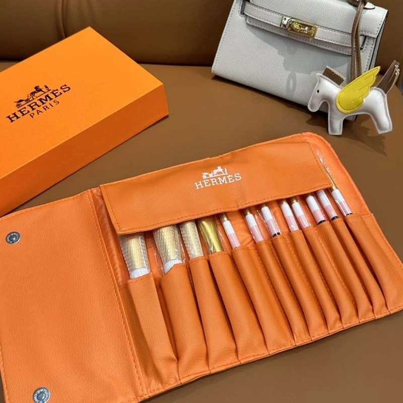 Value-priced Hermes Makeup Brushe
