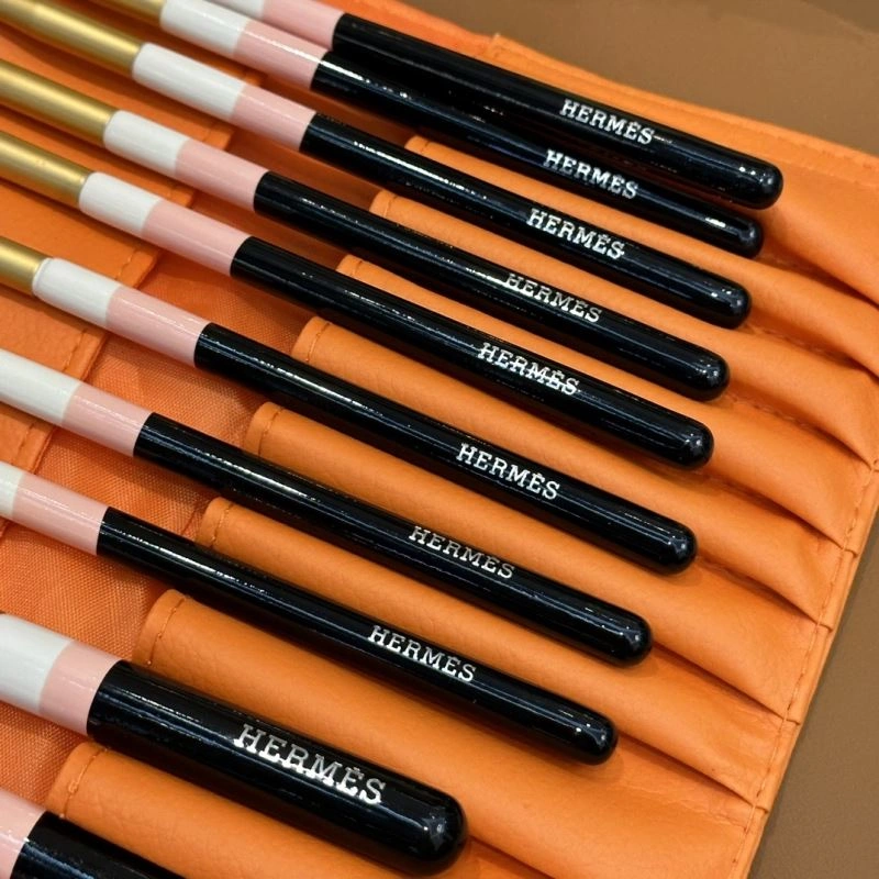 Value-priced Hermes Makeup Brushe