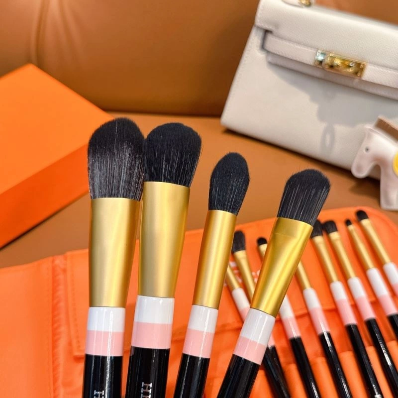 Value-priced Hermes Makeup Brushe
