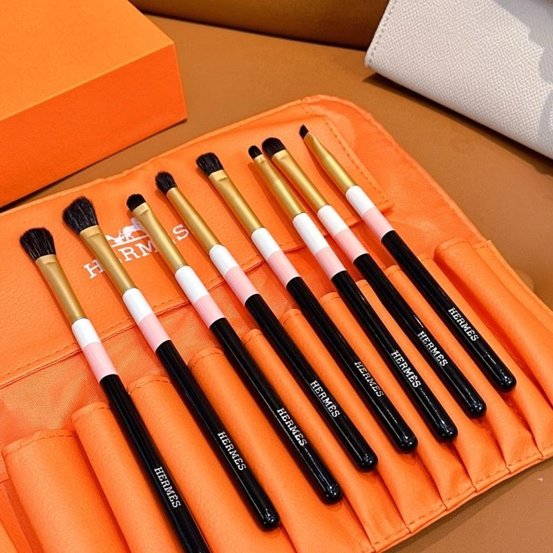 Value-priced Hermes Makeup Brushe
